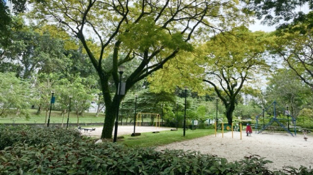 Bedok Town Park File:Bedok Reservoir Park 15 05 2024(28).jpg